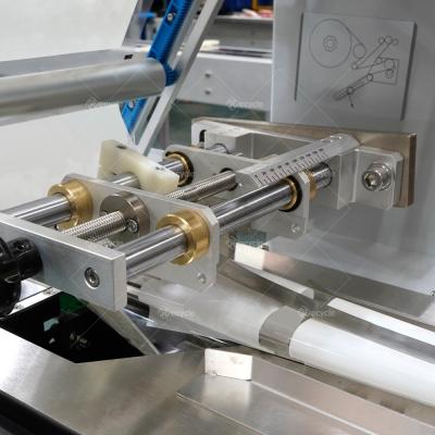 China Automatic Plastic Bag Horizontal Pillow Wafer Double Sandwiching Cookies Packaging Flow Wrapper Biscuit Packing Machine for sale