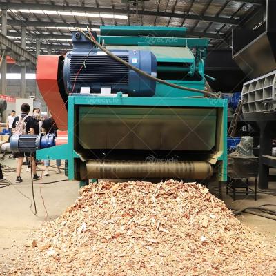 China Malaysia Wood Chipper Tree Branch Shredder Machine for Efficiently Crushing Branches for sale