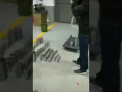 Het maken van stoffelijke onderdelen.