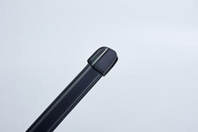 중국 매끄럽고 현대적인 자동 뼈 와이퍼는 비와 이물질을 효율적으로 제거합니다. 패키지에는 와이퍼 블레이드 2개가 포함되어 있습니다. 판매용