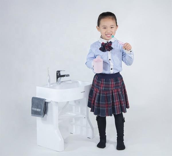 Quality Child Friendly Baby Wash Basin Stand Simple Design for sale