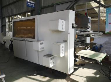 Китай СВЕРНИТЕ PE КРЫШКИ АЛЮМИНИЕВОЙ ФОЛЬГИ ПРОБИВАЯ МАШИНЫ ПЛАШКИ, PP, ЛЮБИМЦА ПРОКАТАННАЯ АЛЮМИНИЕВАЯ ФОЛЬГА ВЫБИВАЯ ПОЛИЭТИЛЕНОВУЮ ПЛЕНКУ, БУМАГУ 0.035~0.2MM продается