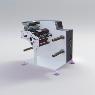 China Máquina de corte de rótulos de alta velocidade e versátil, otimizada para eficiência e produtividade à venda