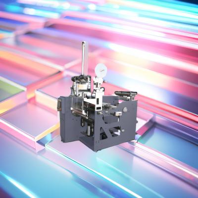 Китай Высококачественная клеящая бумага наклейка для маркировки слои обработки машины без клея туррет слиттер ревиндер полуавто маркировка продается