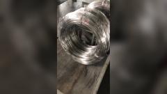 Bright, coarse stainless steel wire