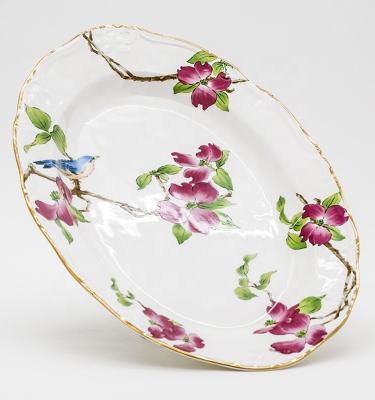 Cina Piatto da cena in ceramica bianca decorativo con bordo d'oro per festa di matrimonio in vendita