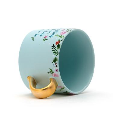 China Mooie Moedersdag Eco-vriendelijke Servers Elegante Design Moeder mok Keramische koffie met gouden handvat Te koop