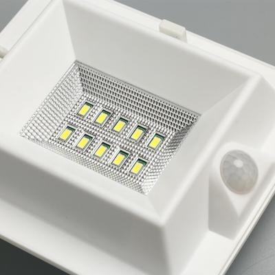 China 300lm/w 3.2v Small Led Solar Pir Motion Sensor Light / Solar Powered Pir Garden Lights for sale