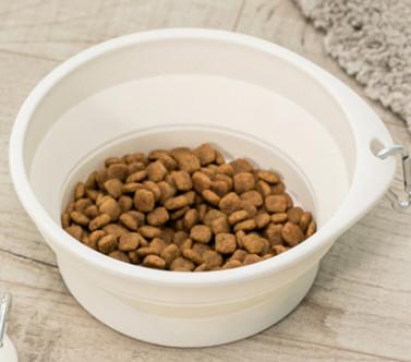 Cina Piatti portatili del cane di viaggio della ciotola pieghevole dell'animale domestico arrotondati silicone in vendita