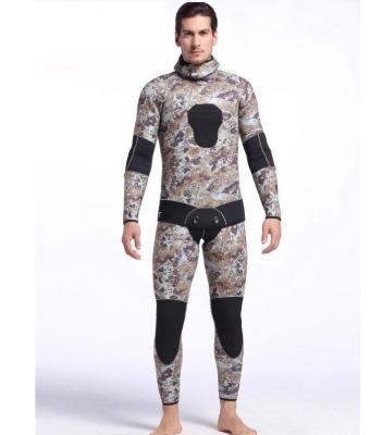 China 5mm two-piece Camouflage  wetsuit with cap& neoprene  diving suit&high-elastic men's surfing suit for sale