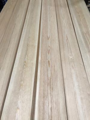 China Pine Veneer Crown Cut Pine Natural Veneers Pine Decorative Veneers for Furniture Door and Plywood Industry for sale