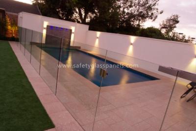 Cina Recinto di vetro della piscina Frameless di Brown 10mm con resistente termico in vendita