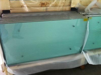 Cina Il vetro temperato temperato della sicurezza riveste 15mm di pannelli per mobilia con i fori, tavola di vetro in vendita