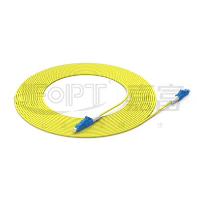 Chine Correction optique de fibre de LC-LC attacher la botte à angles de botte courte à vendre