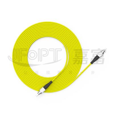 Chine Cable à fibre de mode unique FC Connector Jumper Jacket de câble supporté OEM Optionnel pour boîte de terminaux métalliques avec boucle de verrouillage à vendre