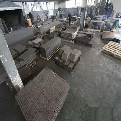 Cina 3+3, 4+4, 8+8 Carburo di cromo rivestimento piastra di usura per trasportatori / frantumatori in vendita