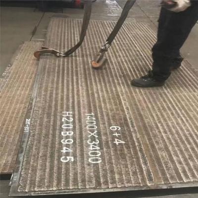 Cina HRC65 Saldatura Cromo Carburo di superficie dura Piastra resistenza alla corrosione Abrasione resistenza all'usura Piastra di acciaio Saldatura piastra sovrapposizione in vendita