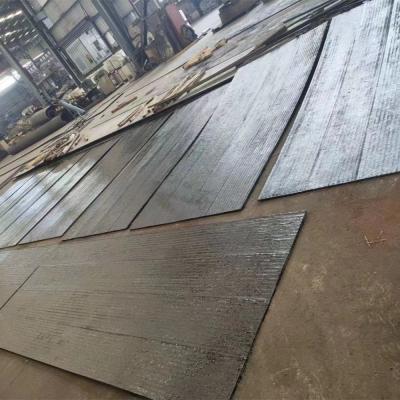 Cina 6+4 Hardfacing Wear Plates Chrome Carbide Overlay For Buckets Protection Bimetallic Cladding Wear Plate in vendita