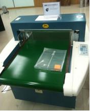 China De textiel Industriële Multifunctionele Detector van de Metaalnaald met het Auto Vervoeren Te koop