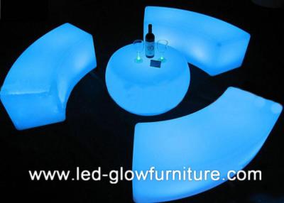 Cina La plastica di polietilene Illuminated ha condotto lo sgabello da bar e la tavola ricaricabile di illuminazione in vendita
