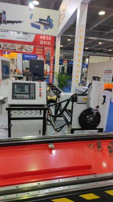 China Máquina de corte a laser de tubos padrão CE/ISO para corte rápido e preciso a 1070nm de comprimento de onda à venda