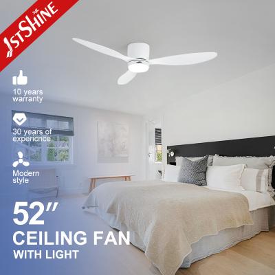 Cina Ventilatore da soffitto economizzatore d'energia bianco di basso profilo della camera da letto del motore di CC con luce in vendita