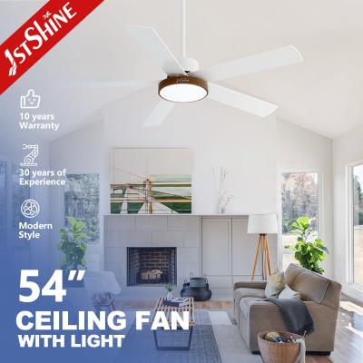 Cina Ventilatore di soffitto a LED regolabile a 6 velocità con comando remoto e luce dimmabile in vendita