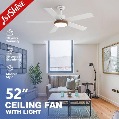 Cina LED Smart Ceiling Fan Light Finish Bianco 5 MDF Lame Alta Velocità in vendita