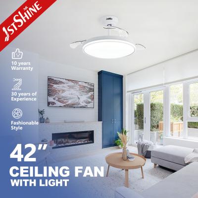 Cina Luce astuta ritrattabile del ventilatore da soffitto del LED, luce calma del fan del motore di CC in vendita