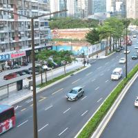 China Galvanized Steel Street Lighting Post 45m Hinged Lighting Columns for sale