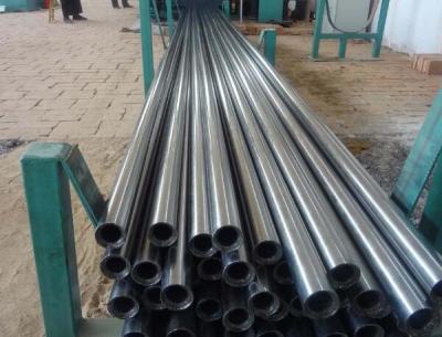 Cina Tubo di acciaio di precisione di ASTM A53 Gr B 32 pollici di acciaio al carbonio senza cuciture laminato a caldo in vendita