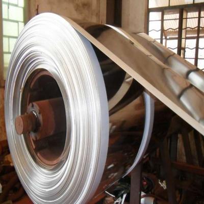 Cina Taglio di perforazione di piegamento di alluminio dello strato 2500mm della bobina di rivestimento 5052 del mulino in vendita
