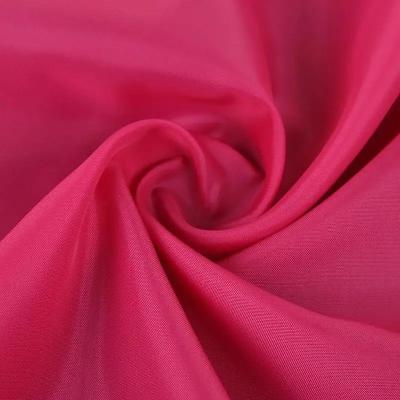 China 170 180 190 Polyester Taffeta Fabric Waterproof 60gsm Woven Fabric à venda