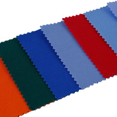 Cina 18 Colors 60 Cotton 40 Polyester Fabric For Clothes Manufacturing in vendita