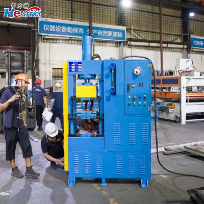 China Factory Testing Of Small Hot And Cold Integrated Press Machines For Plywood Aluminum Honeycomb Wood Decorative Panels for sale