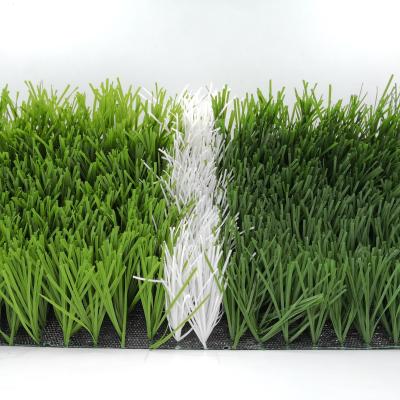 China Monofilament PE buitengras op voetbalveld met een hoge dichtheid en een stijfrequentie van 16/10 cm Te koop
