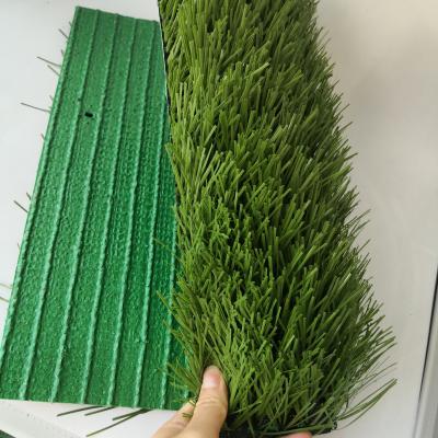 China Monofilament PE buitengras op voetbalveld met een hoge dichtheid en een stijfrequentie van 16/10 cm Te koop