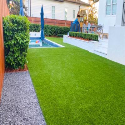 China Revestimento SPU/SBR Custom Outdoor Paisagem Decoração de jardim Rolo de grama sintética à venda