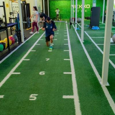 China Duurzame SPU-coating Fitnesstraining Gym Artificiële grasmat voor gymvloeren Sled Track Te koop