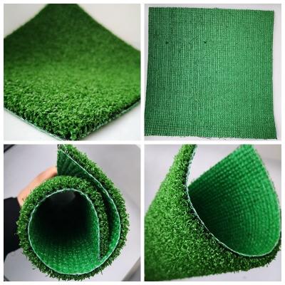 Cina 15 mm altezza del palo rotolo di tappeto di erba sintetica per il campo di calcio in vendita