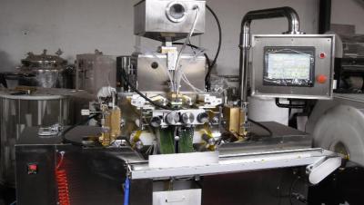 China automatische Verkapselungs-Maschine des Paintball-20kw mit Gelatine-Band-Schmierung zu verkaufen