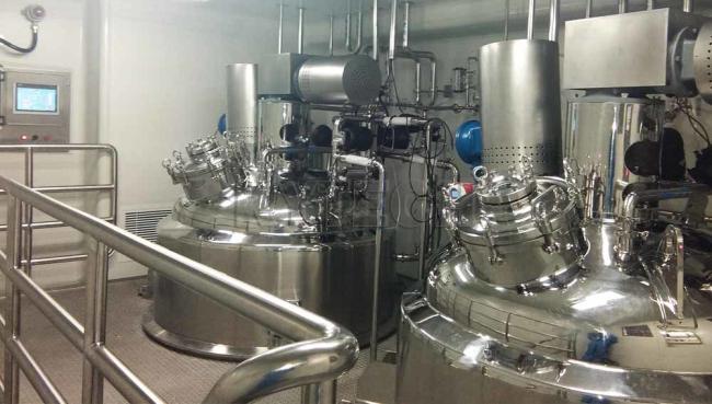 Gelatin melting tank