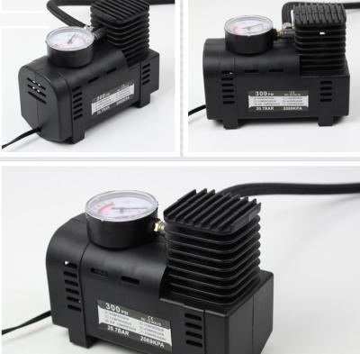 Cina Peso 0,8 chilogrammi dell'automobile di aria di CC portatile 12V della pompa 250 PSI di pressione con l'orologio in vendita