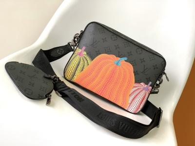 Cina Collaborazione 3WAY di stile della via della borsa M46358 degli uomini bollati unisex del monogramma del trio di LV x YK in vendita