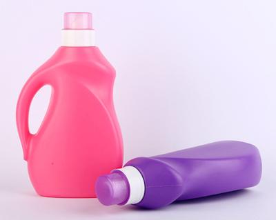 Cina L'HDPE di plastica ha personalizzato il detersivo di lavanderia vuoto liquido imbottiglia le brocche 2 litri in vendita