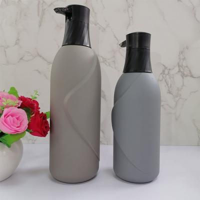 Cina contenitore crema cosmetico dello sciampo di Matte Empty Lotion Pump bottiglias dell'HDPE 500ml in vendita