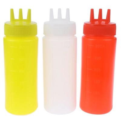 Cina La compressione di plastica della maionese di 3 ugelli di fori imbottiglia il contenitore vuoto della salsa del ketchup 350ml in vendita