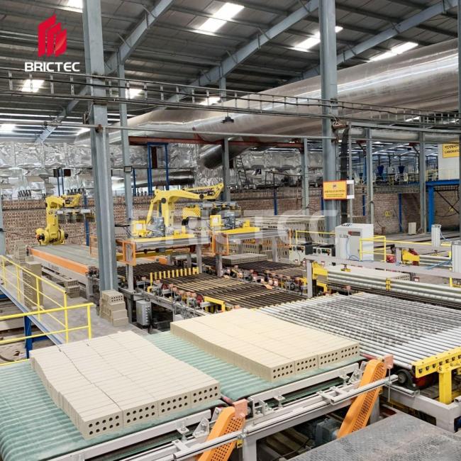 Fully Automatic Palletizing Robot That Greatly Improves Factory Efficiency