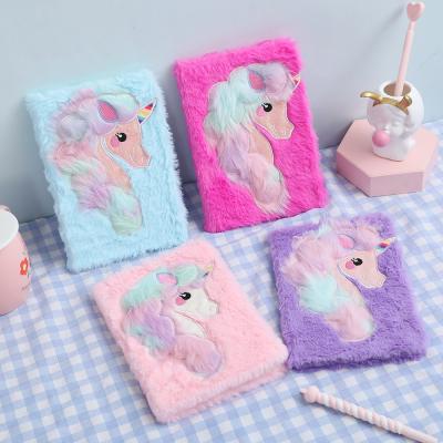 Cina Scuola femminile Unicorn Plush Notebook Lovely Fluffy Unicorn Design 4 colori personalizzati in vendita
