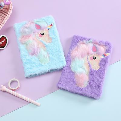 Cina Scuola femminile Unicorn Plush Notebook Lovely Fluffy Unicorn Design 4 colori personalizzati in vendita
